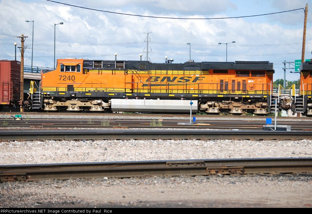 BNSF 7240